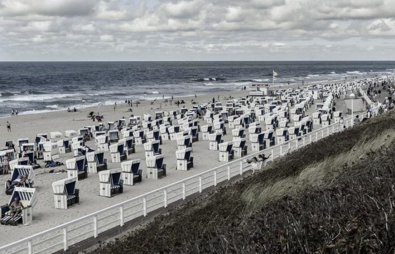 Sylt: Spaziergang an der Strandpromenade Westerland entlang