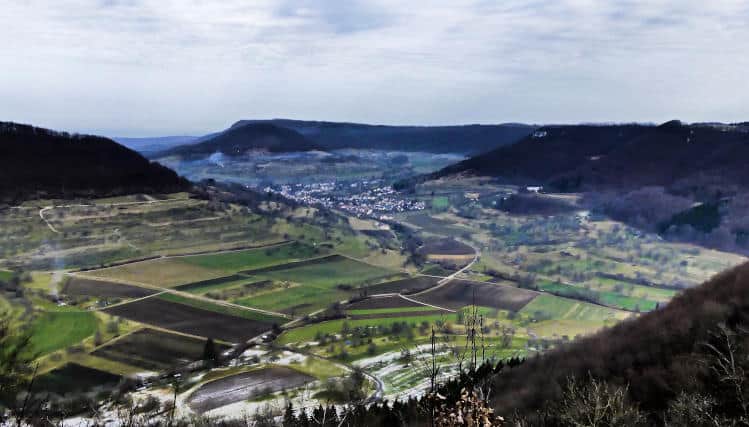 Wanderung bei Neidlingen mit 3 bemerkenswerten Etappen